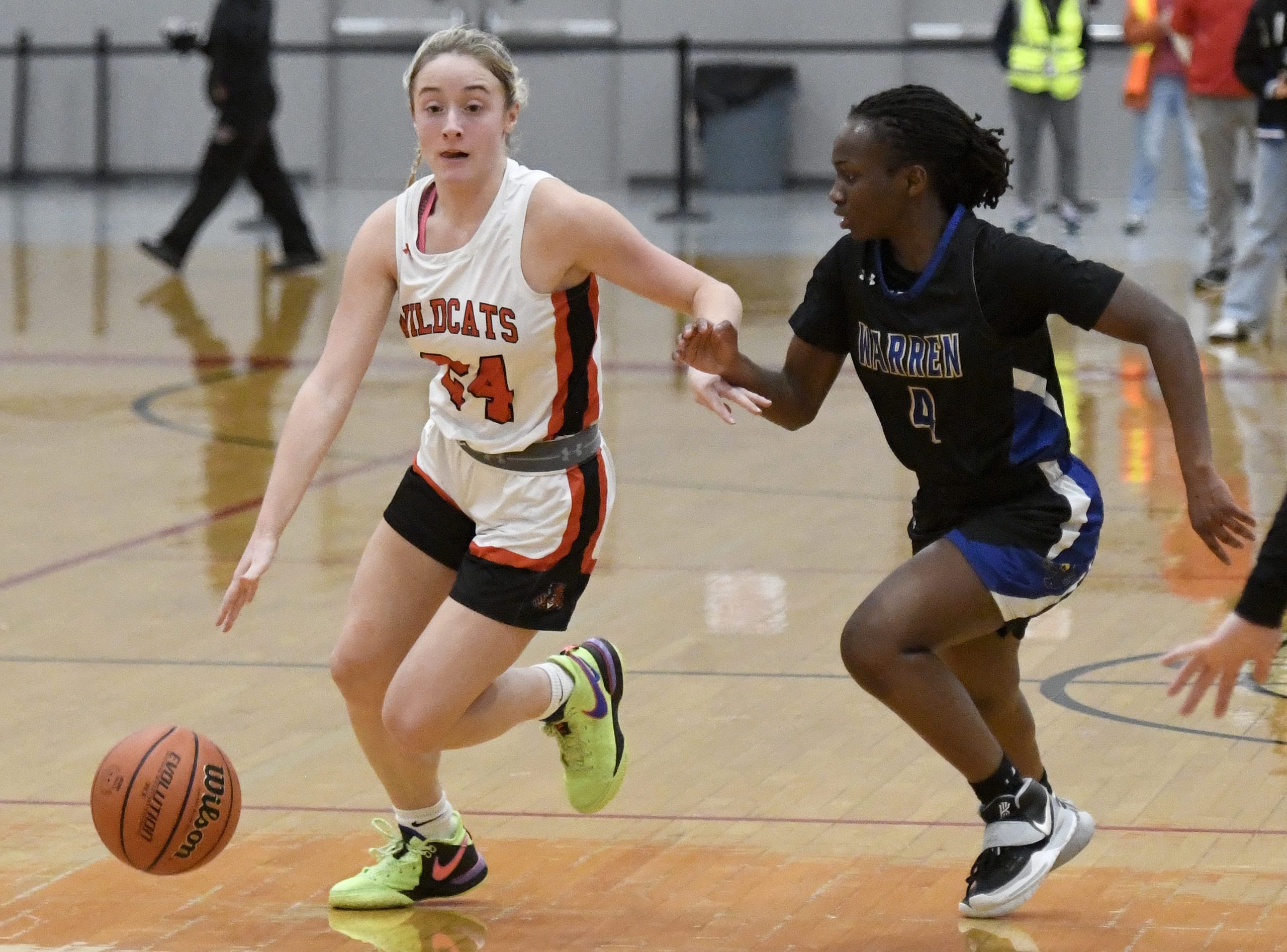 Libertyville’s Madison Sears towers over many. As a multilevel scorer, she becomes ‘a difference ...